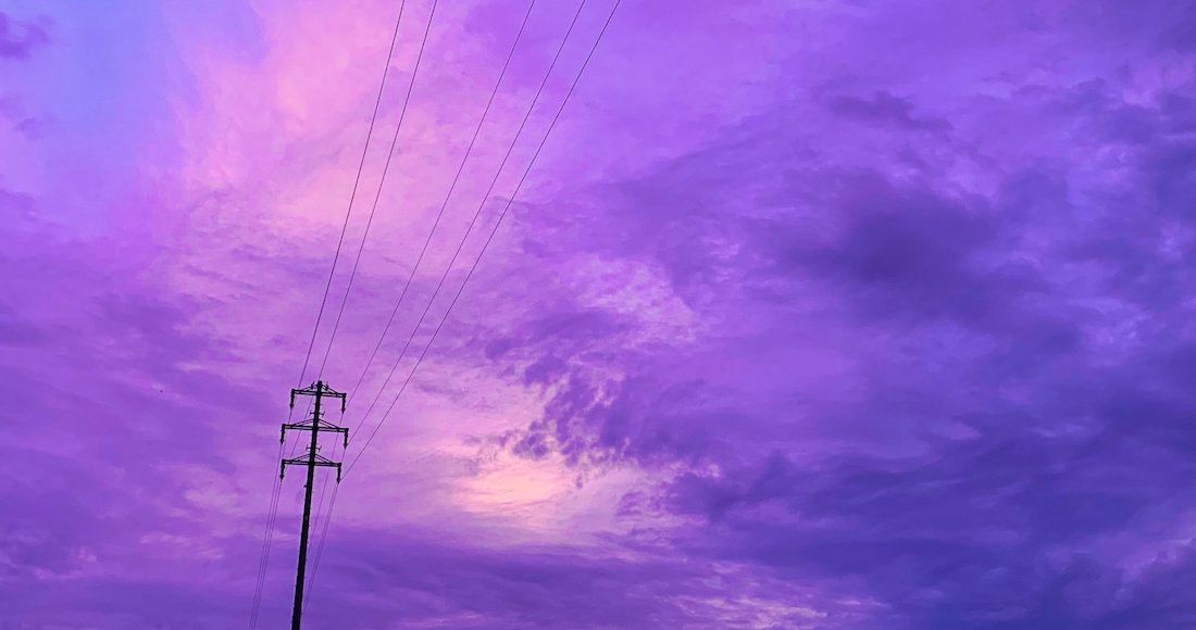 ¿Por qué el cielo de Tokio, Japón, se pintó de morado antes de la ...